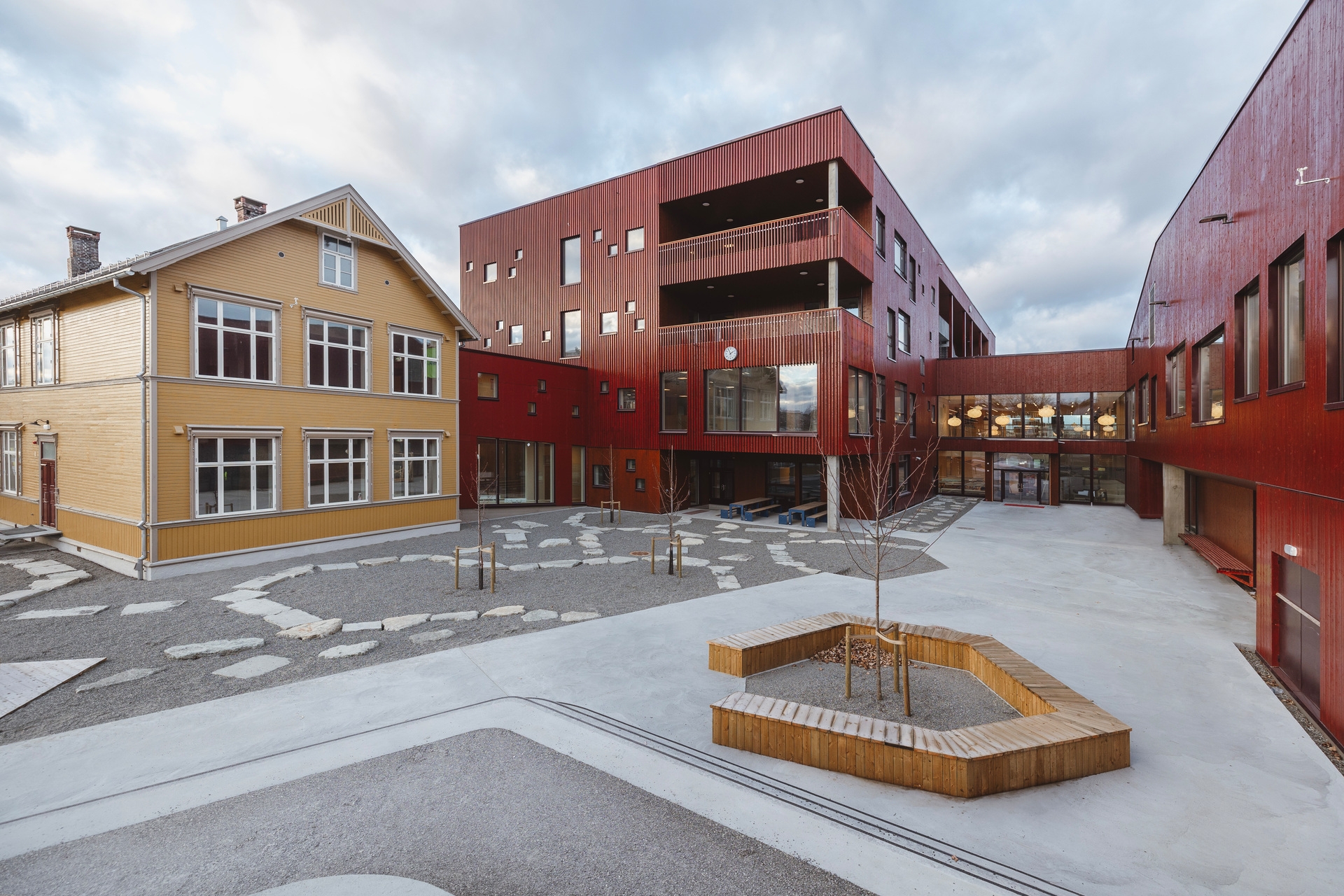 Nidarvoll skoler og idrettshaller